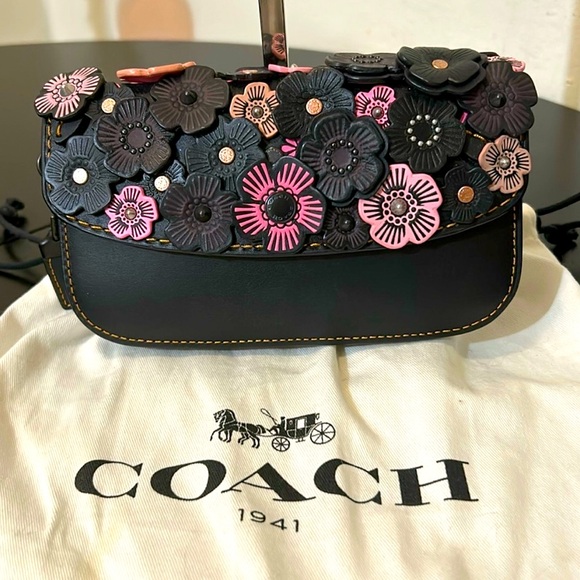 Coach | Bags | Coach 941 Tea Rose Glove Tanned Clutch Wristlet ...